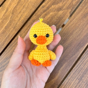 Crochet Duck Pattern, Amigurumi Keychain, Crochet Animals, Keychain ...