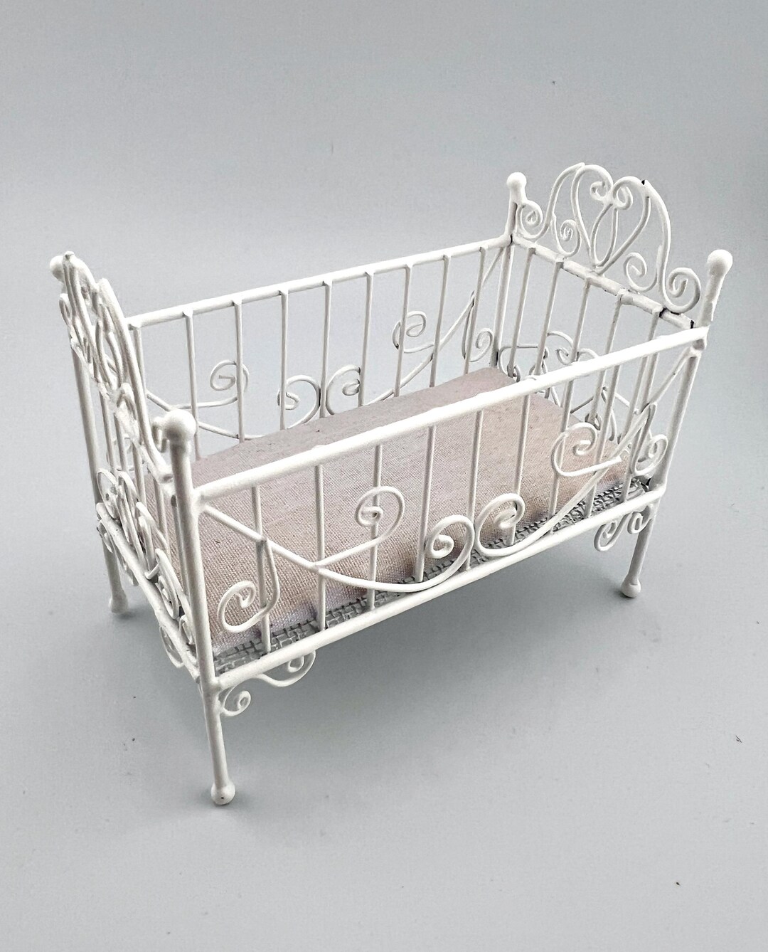 White Wire Wicker Crib. Vintage. Dollhouse Scale 1:12. - Etsy