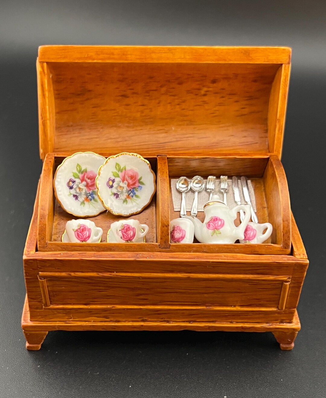 Reutter Wood Chest With Porcelain Tea Service for 4 and Sewing ...