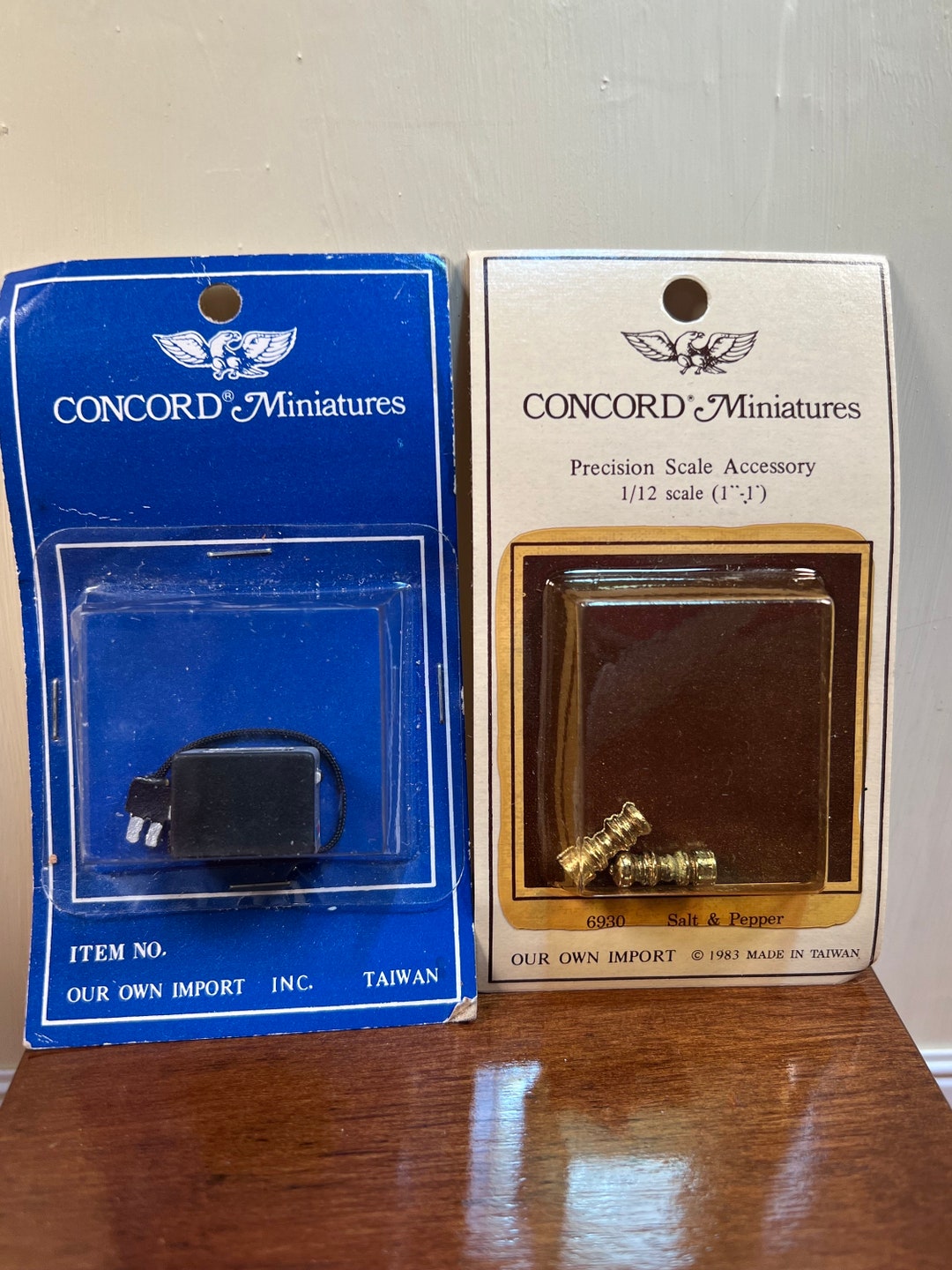 Concord Miniatures, Dollhouse Toaster or Salt and Pepper Shakers ...