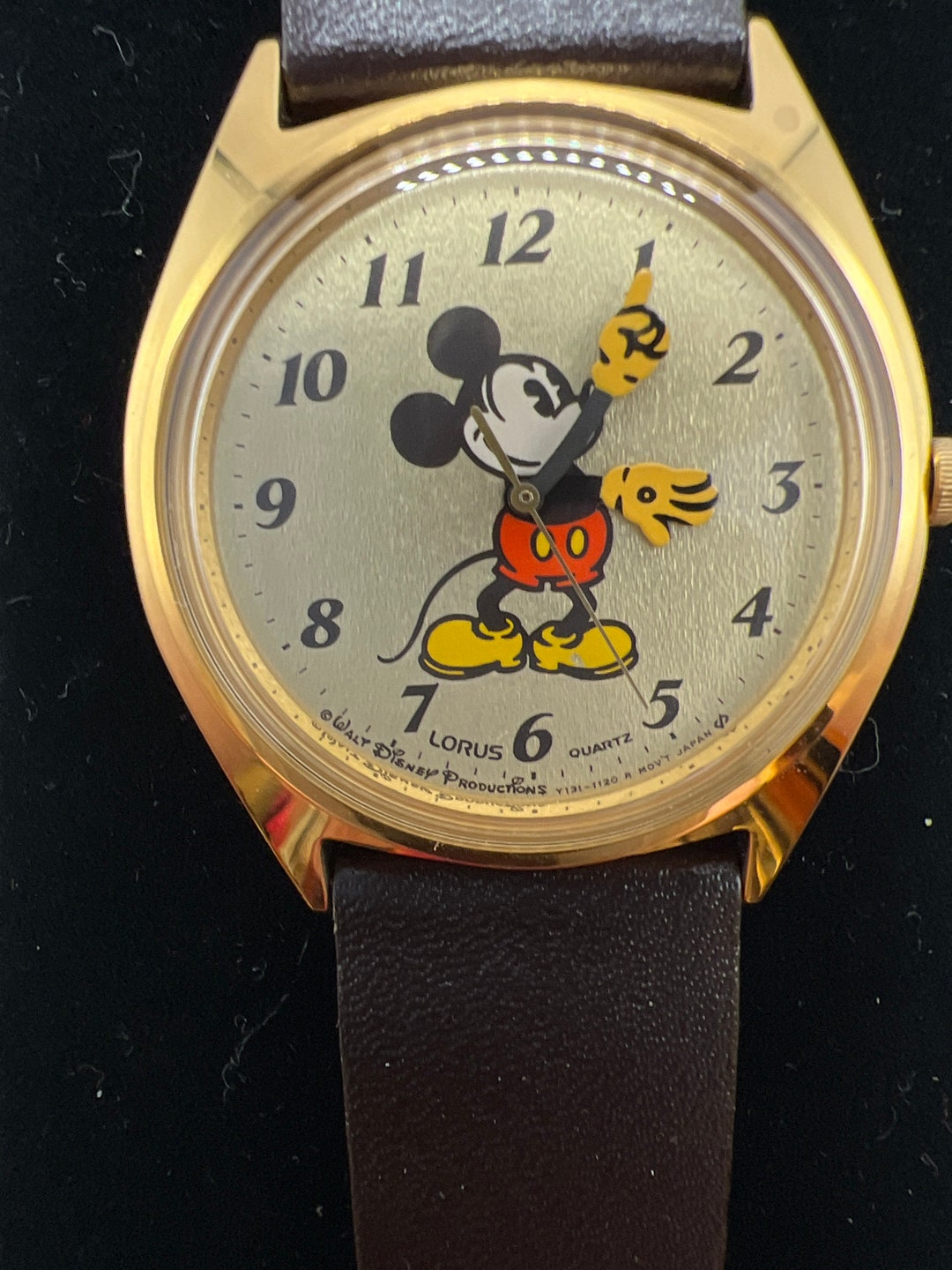 Vintage Lorus Quartz Mickey Mouse Watch - Etsy