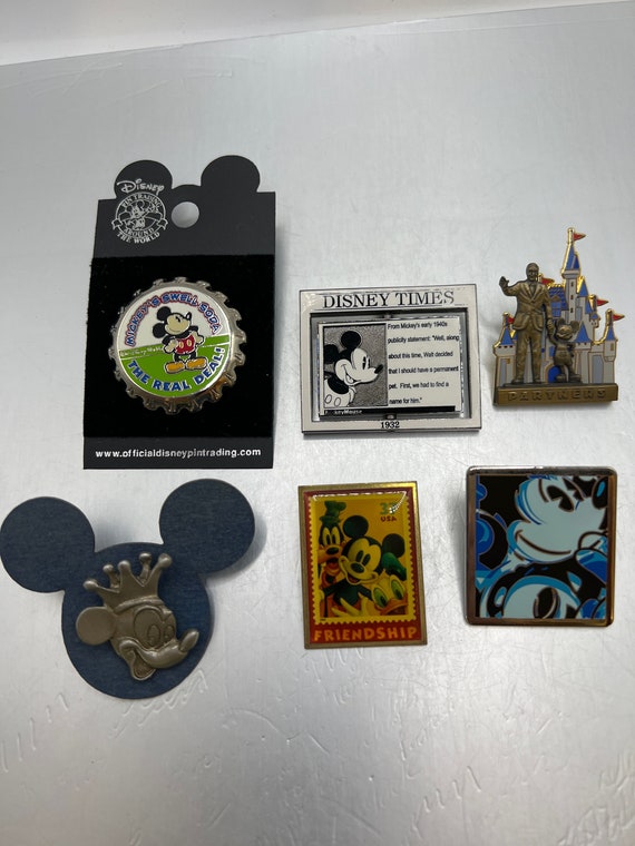 mickey tie pin - Gem