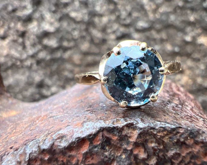 Vintage Estate 10K Blue Spinel Solitare Yellow Gold Ring - Etsy