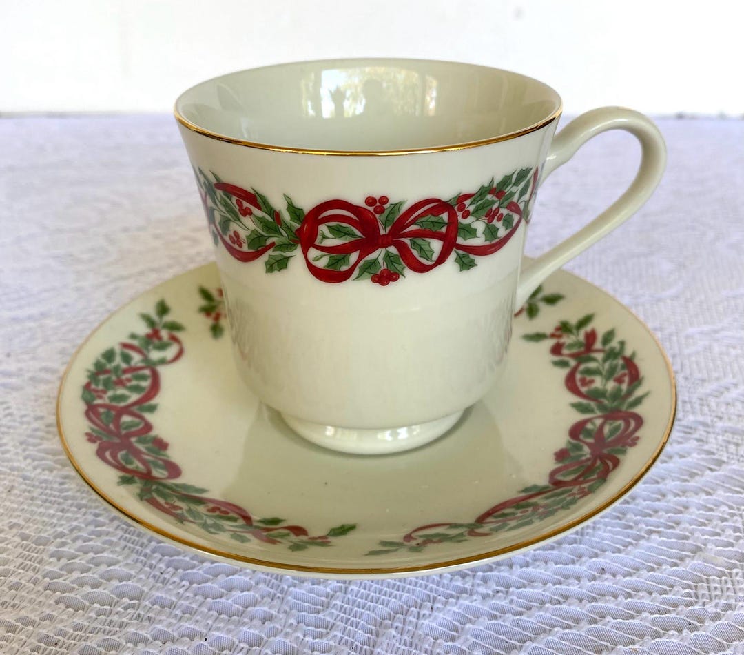CENTURION Ribbon Holly Footed Cup and Saucer Set-holly & Red Ribbon Rim ...