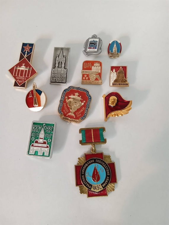 vintage russian pin military - Gem