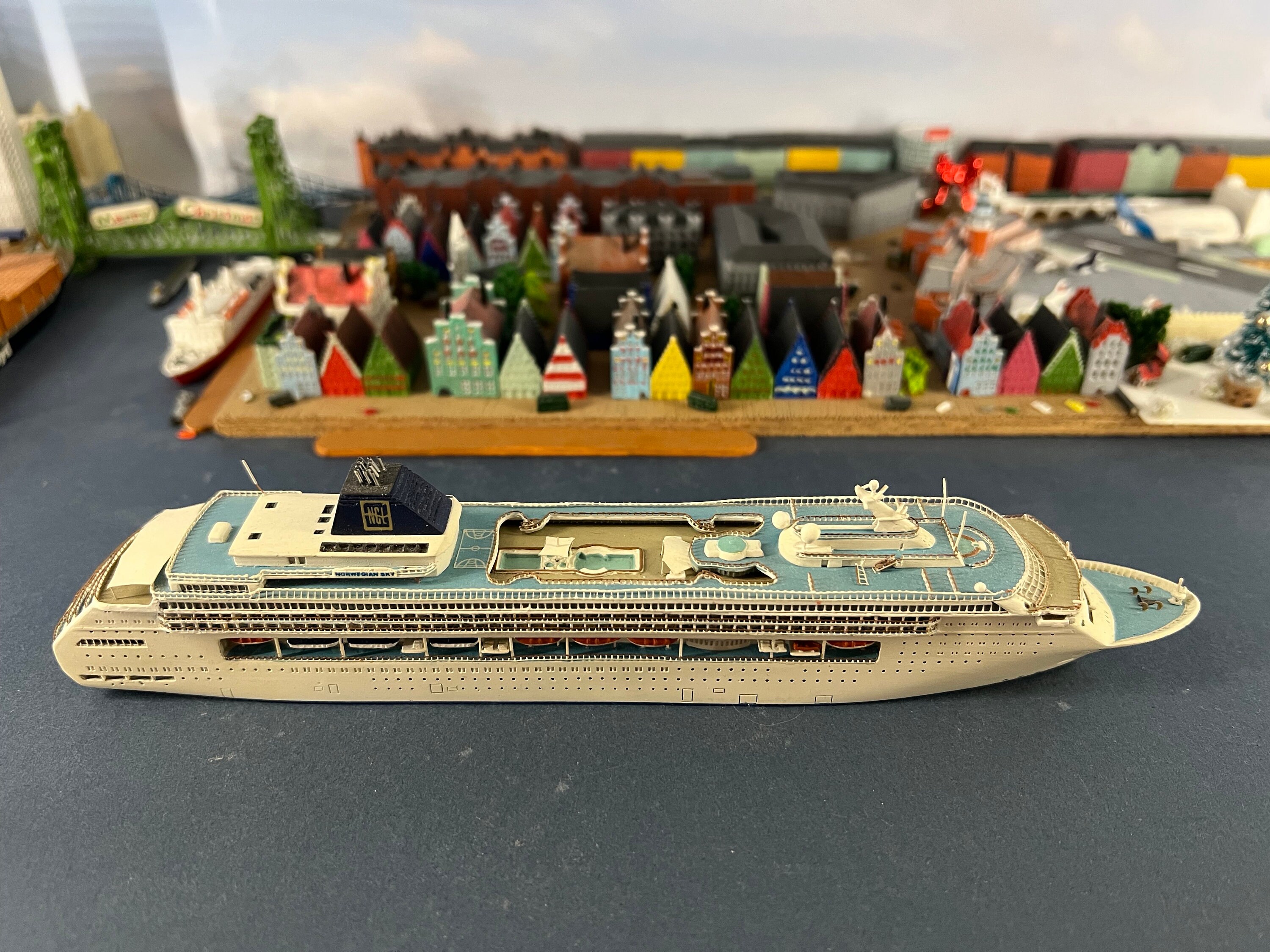 Norwegian Sky 1/1250 Cruise Ship Model CSC 37 Classic Ship Collection ...