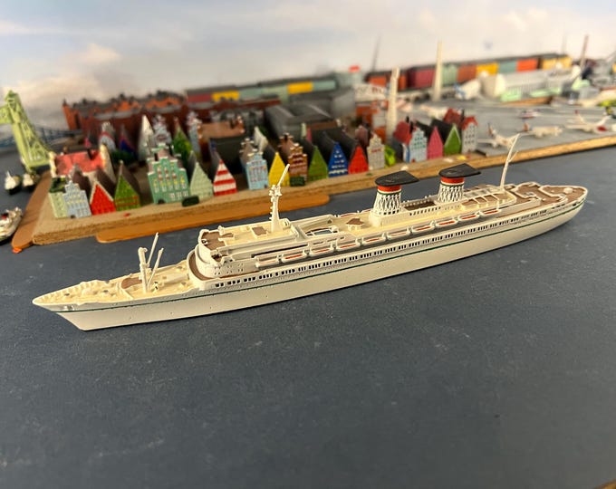 Michelangelo / Raffaello - 1/1250 Scale Cruise Ship Ocean Liner Model ...