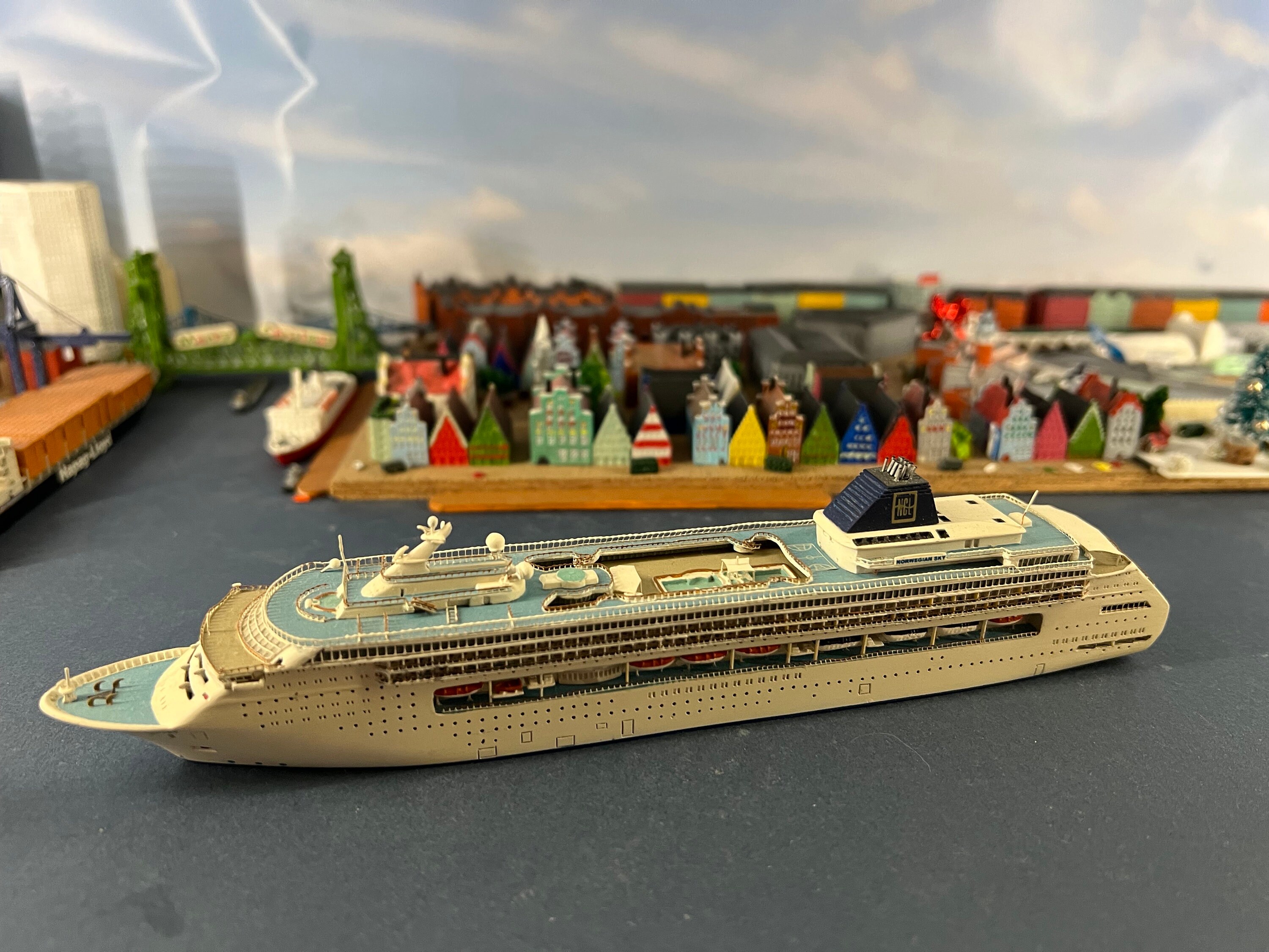 Norwegian Sky 1/1250 Cruise Ship Model CSC 37 Classic Ship Collection ...