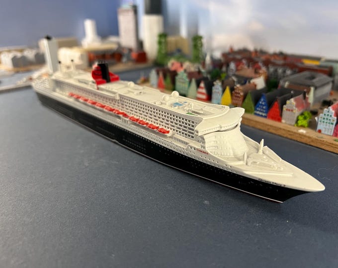 Queen Mary 2 - 1/1250 Cruise Ship Model - Scherbak - Cunard Ocean Liner ...