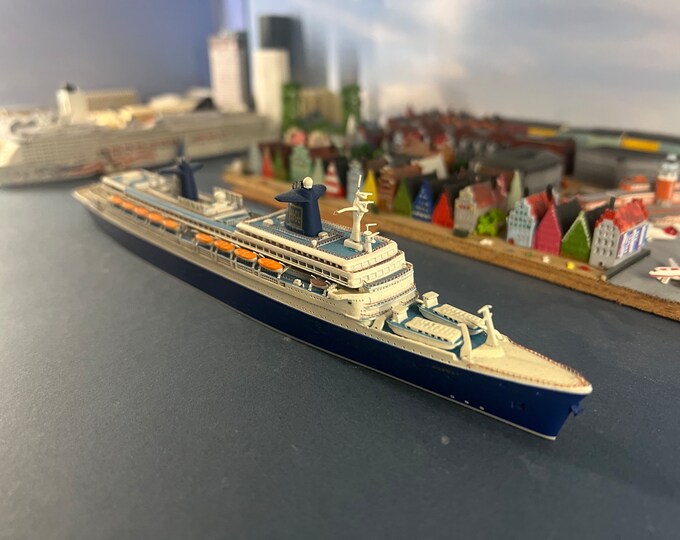 SS Norway - 1/1250 Cruise Ship Model - CSC23 - Classic Ship Collection ...