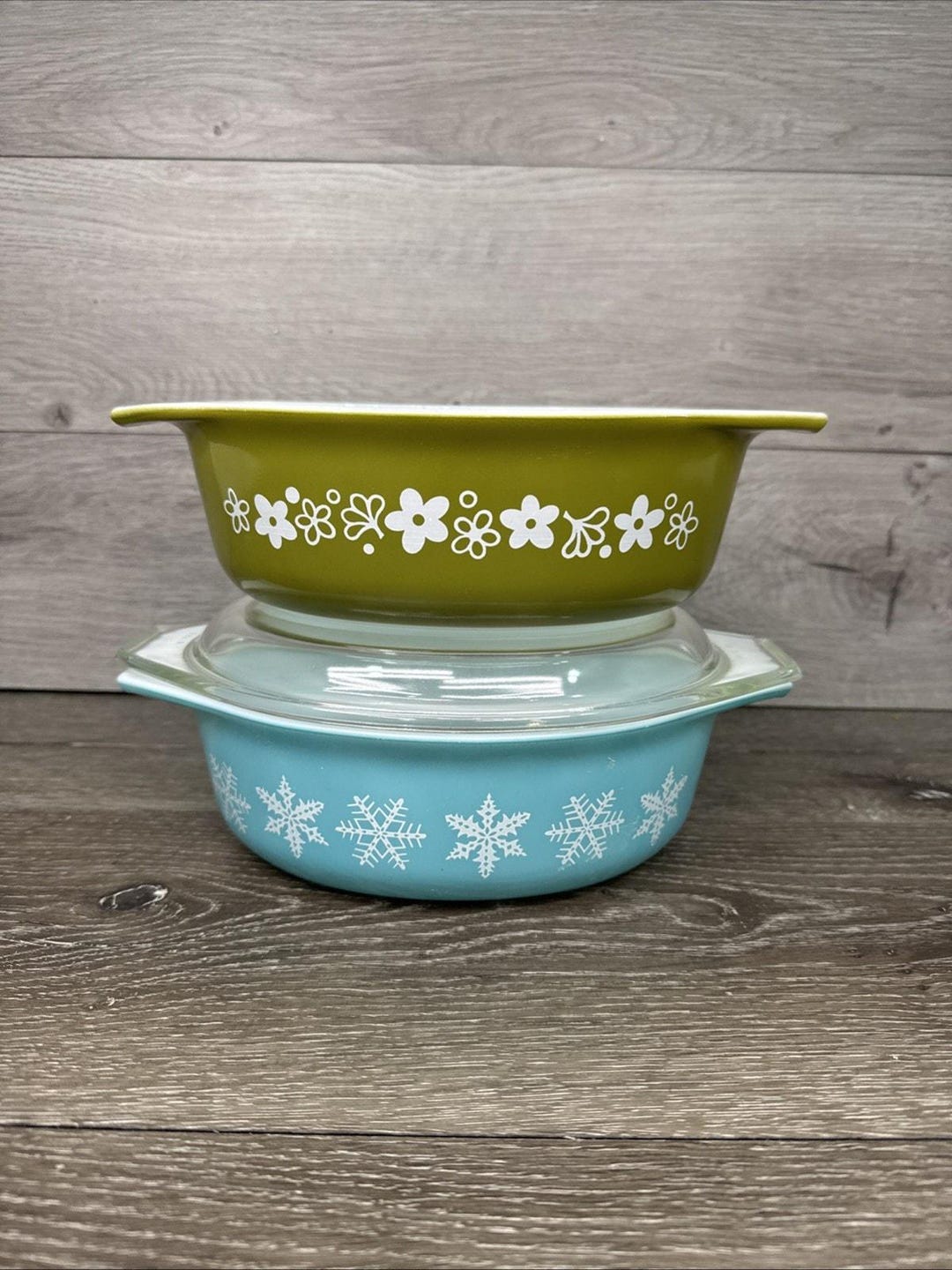 Pyrex Turquoise Blue Snowflake + Green Daisy 1-1/2 Qt Casserole Dish ...