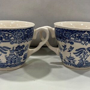 Vintage Blue Willow England Saucers and Tea Cups - Etsy