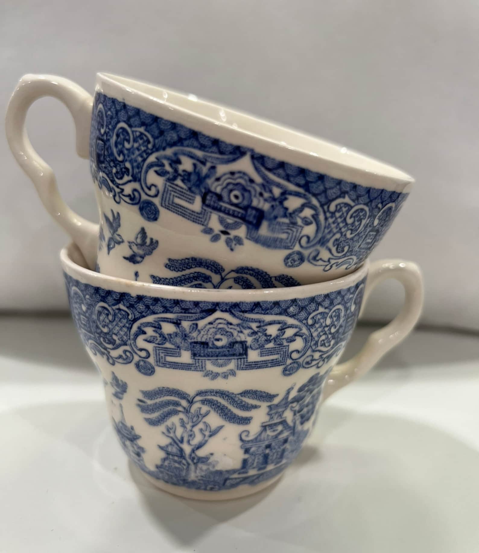 Vintage Blue Willow England Saucers and Tea Cups - Etsy