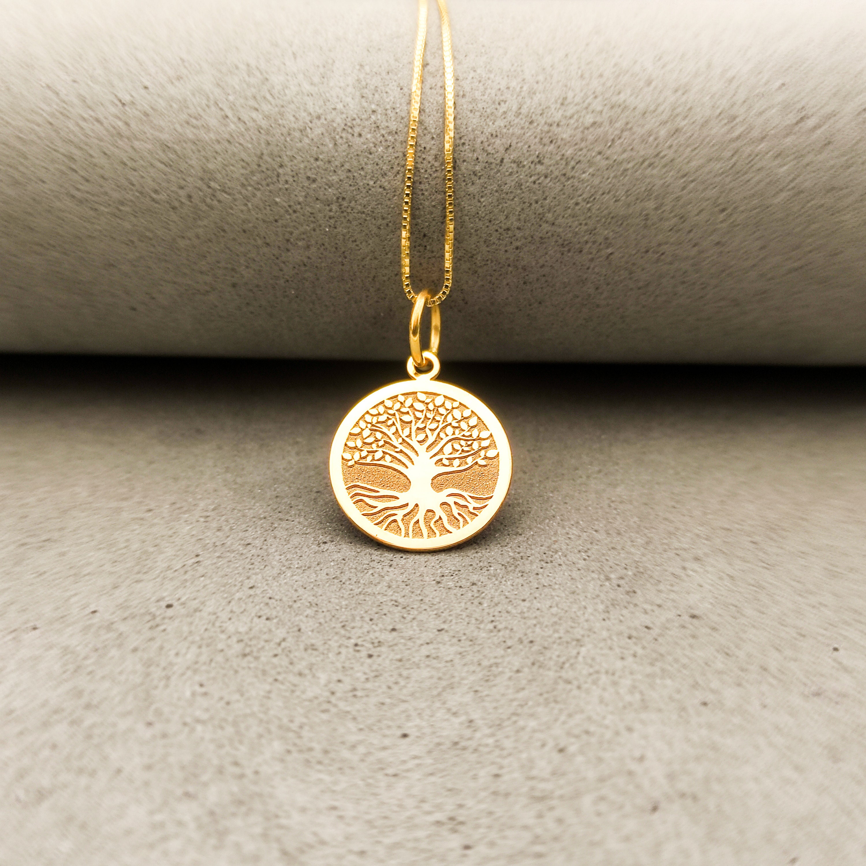 14k Solid Gold Baum des Lebens Anhänger, Baum des Lebens Halskette, Gelbgold spiritueller ...