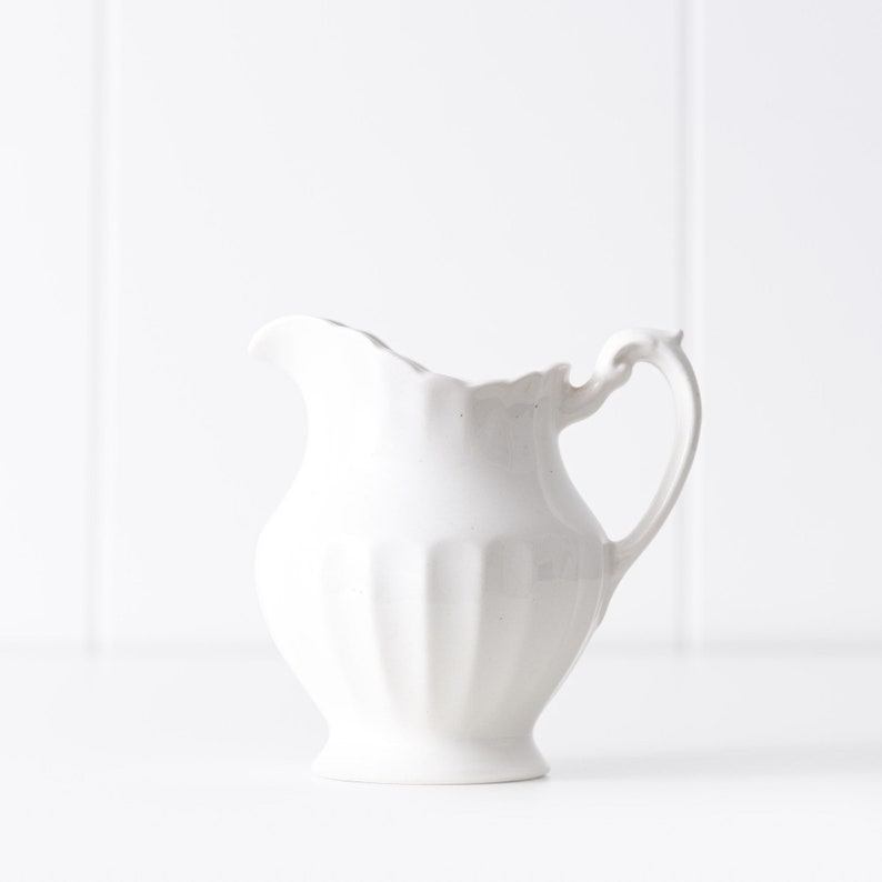 Vintage White Ironstone Creamer Pitcher Meakin Classic White England - Etsy Vintage White Ironstone Creamer Pitcher Meakin Classic White England - Etsy