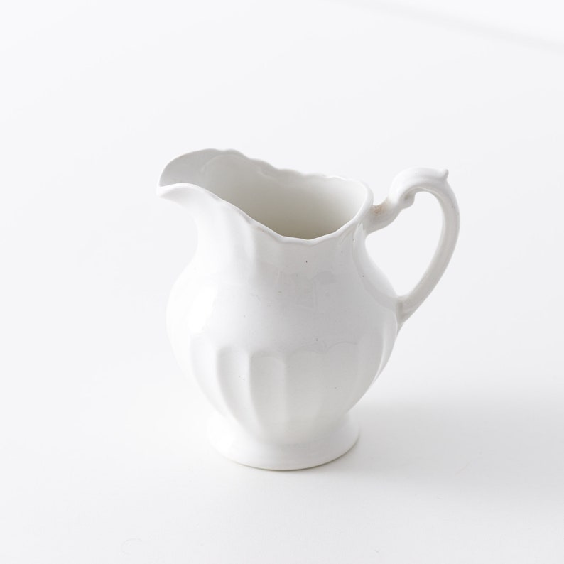 Vintage White Ironstone Creamer Pitcher Meakin Classic White England - Etsy Vintage White Ironstone Creamer Pitcher Meakin Classic White England - Etsy