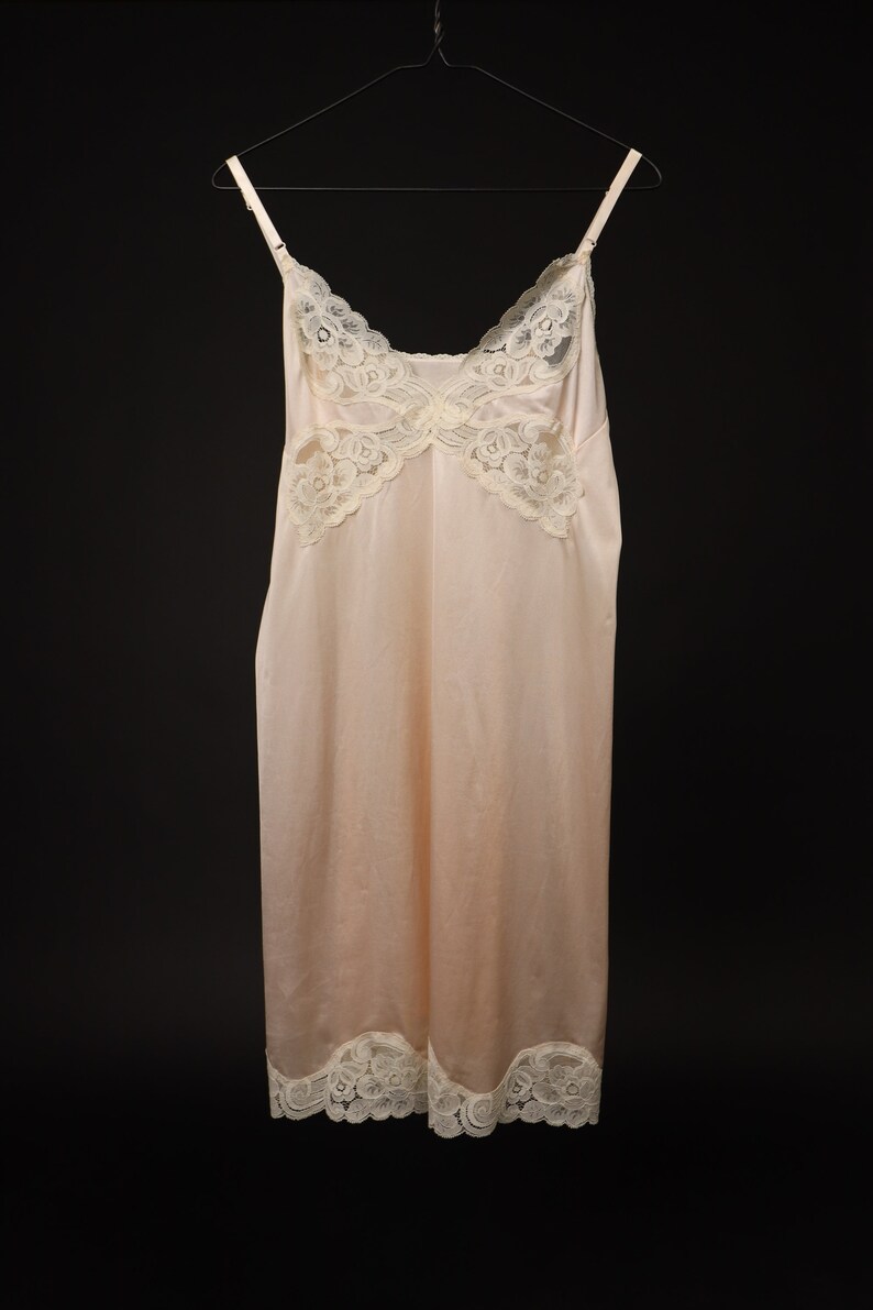 Vintage 70s-80s Vanity Fair off White Nylon Floral Lace Full Slip Dress ...