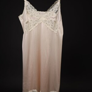 Vintage 70s-80s Vanity Fair off White Nylon Floral Lace Full Slip Dress ...