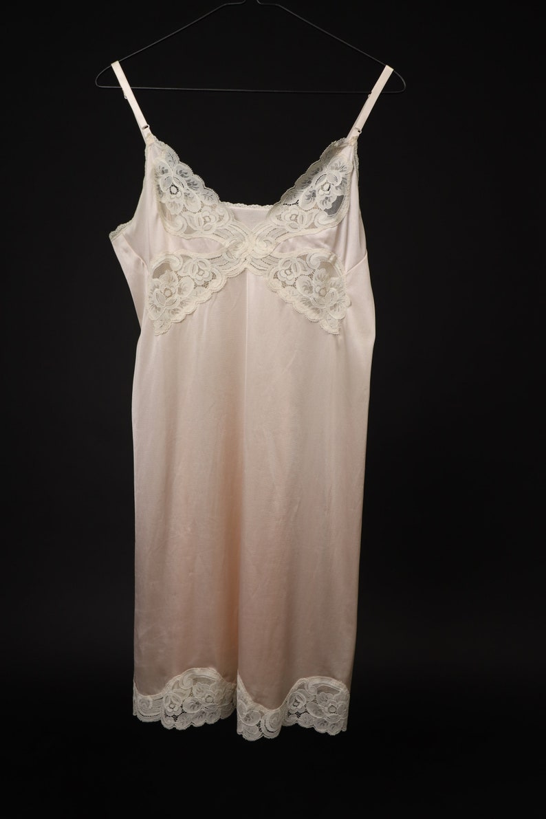 Vintage 70s-80s Vanity Fair off White Nylon Floral Lace Full Slip Dress ...