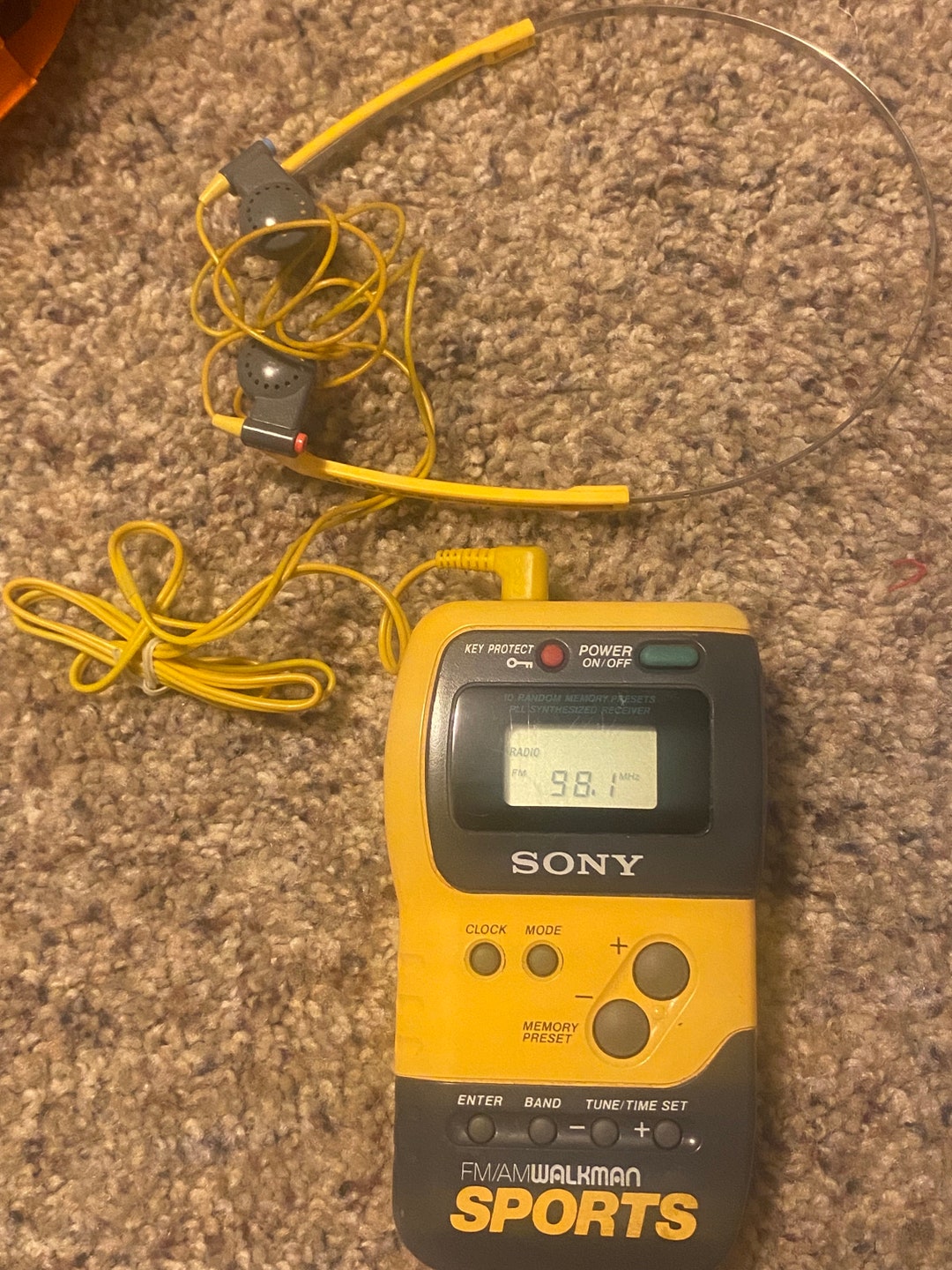 Vintage Sony Walkman Sports FM/AM Model SRF-M70 Yellow - Etsy
