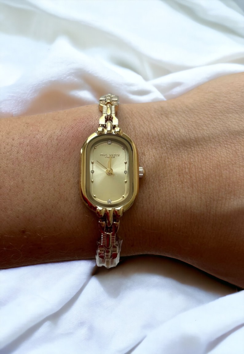 Small Vintage Gold Women Watch Womens Watch, Present for Her, Vintage Design, Durable Buckle ...