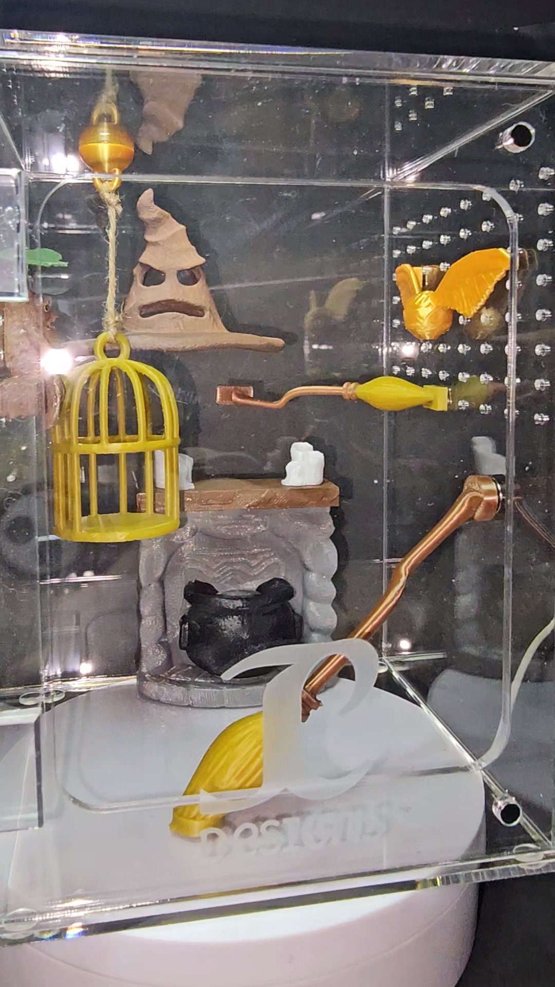 3D Printed and Handpainted Wizard Themed Jumping Spider Enclosure Decor ...