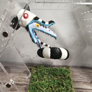 3D Printed Goofy Black and White Two-headed Worm Jumping Spider Hide ...