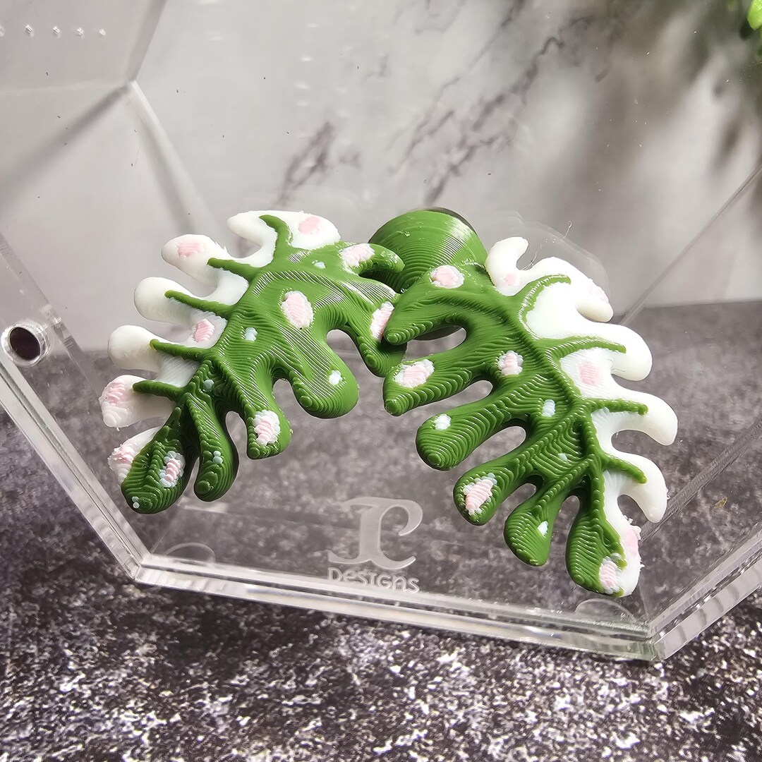 3D Printed Albo Monsterra Leaf Platform Spider Hide - Etsy
