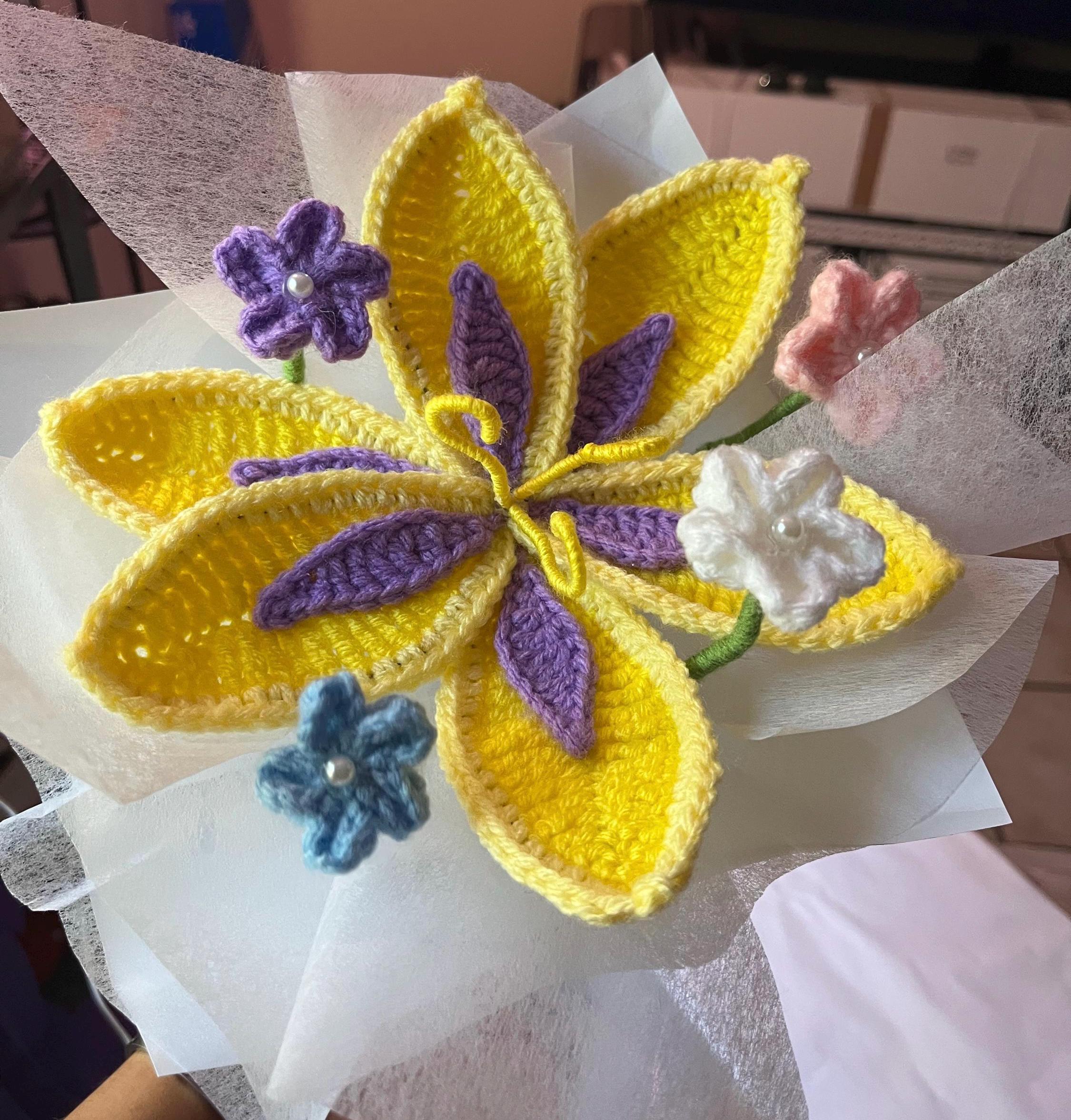 Crochet Tangled Sundrop Flower and Pascal - Etsy