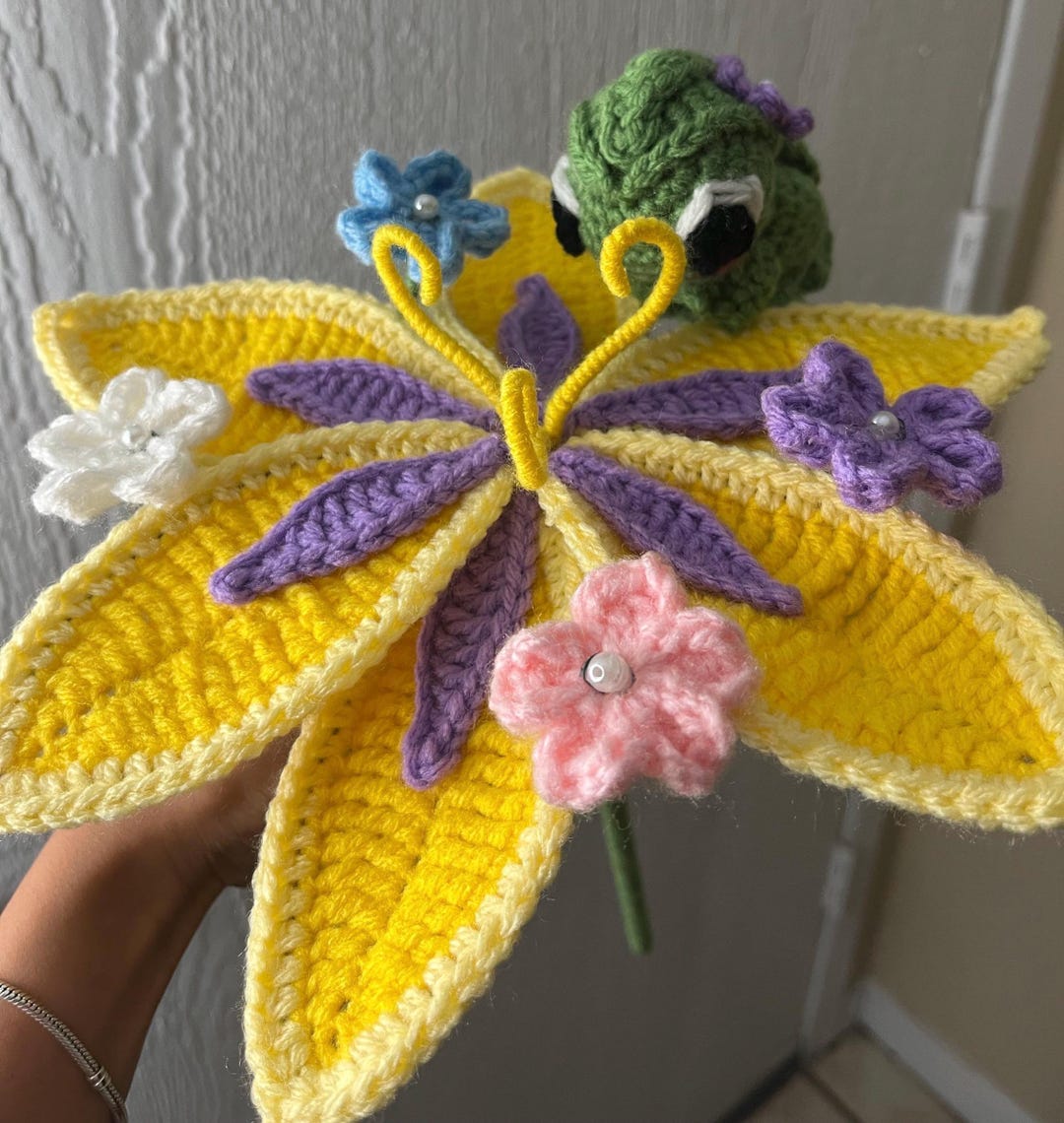 Crochet Tangled Sundrop Flower and Pascal - Etsy
