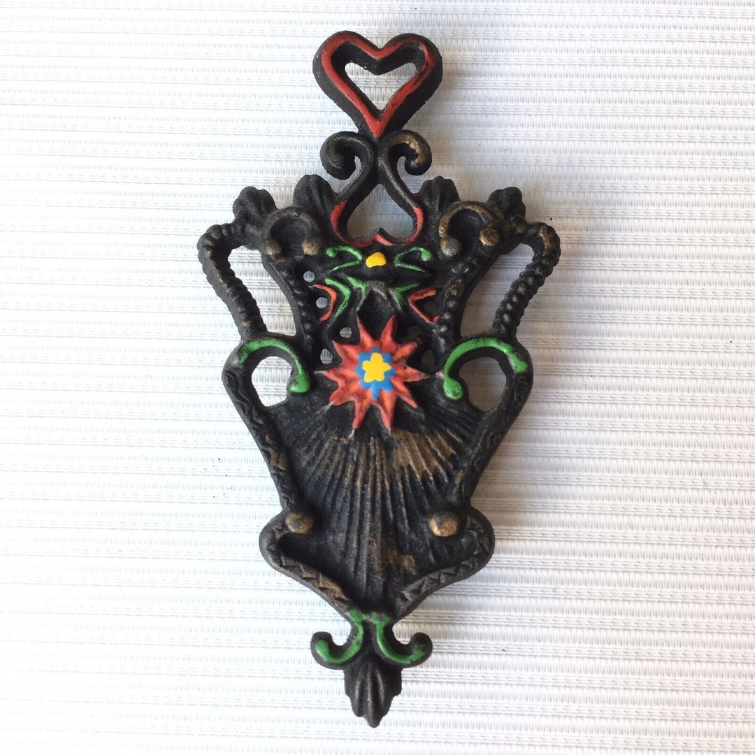 Wilton Cast Iron Metal Sad Trivet Footed Spoon Rest Ornate Painted Star ...