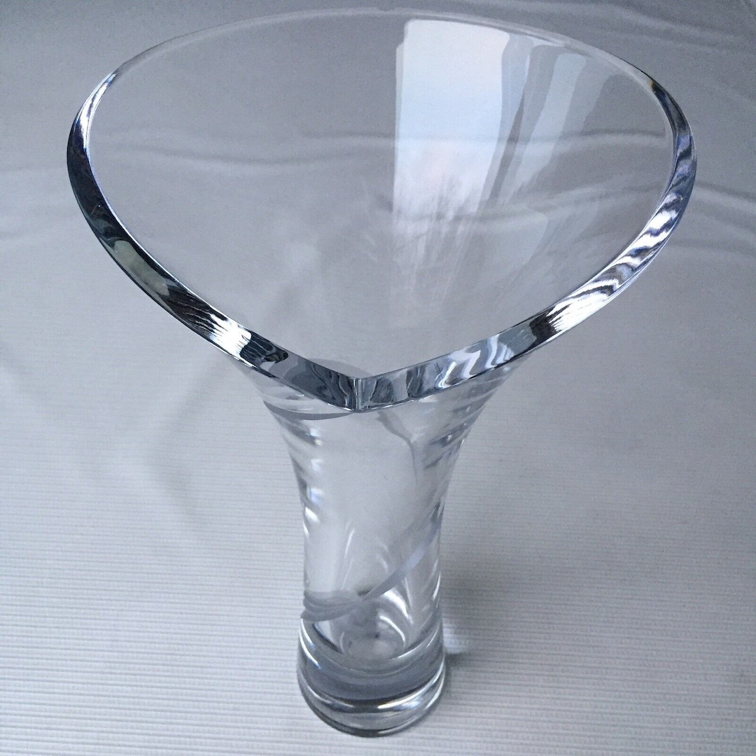 Art Glass Vase Ribbon Swirl Cut Etch Fluted Top Clear Floral Flower ...
