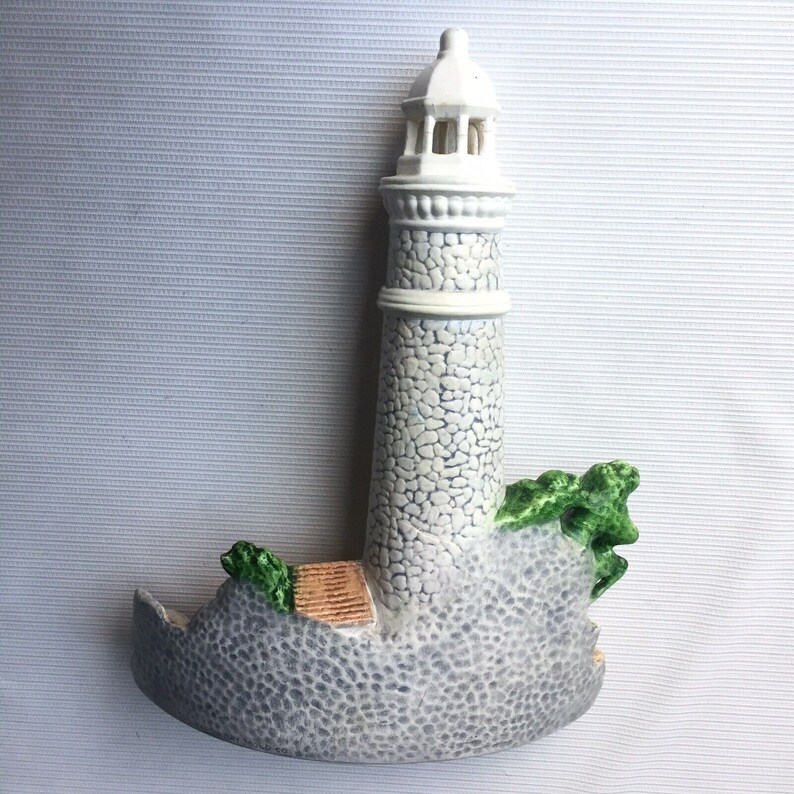 Tampa Bay Mold Co Gray White Cobblestone Lighthouse Statue Garden Beach ...