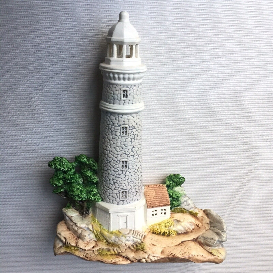 Tampa Bay Mold Co Gray White Cobblestone Lighthouse Statue Garden Beach ...