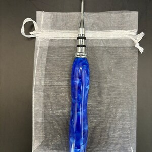 Ergonomic Crochet Hook Set in Blue Crush Resin With Interchangeable ...