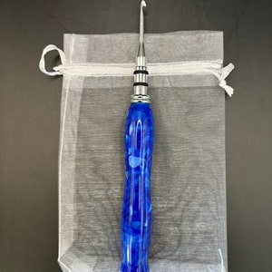 Ergonomic Crochet Hook Set in Blue Crush Resin With Interchangeable ...