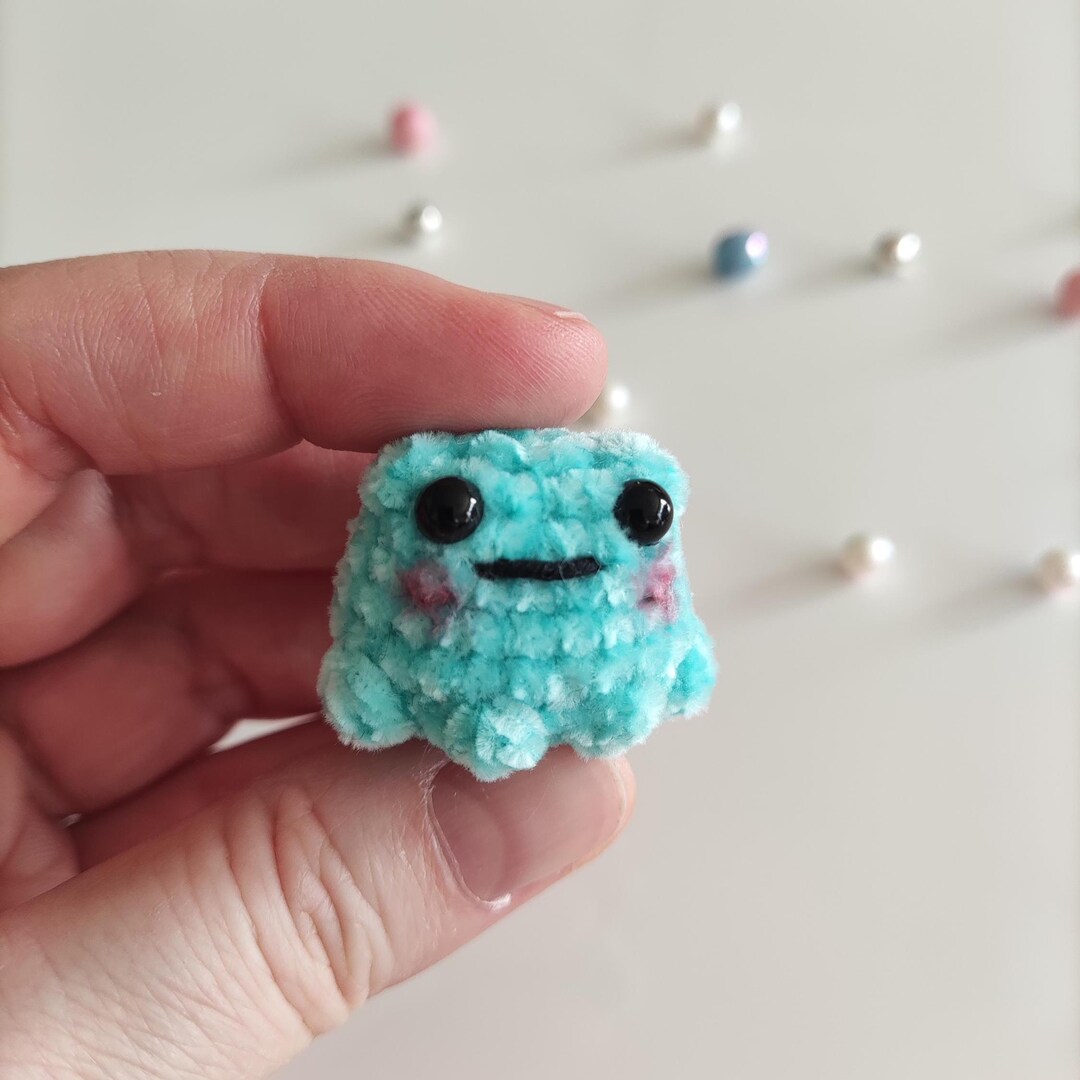 Handmade Crochet Mini Frog Plush, Adorable Pocket-sized Froggy Keychain ...
