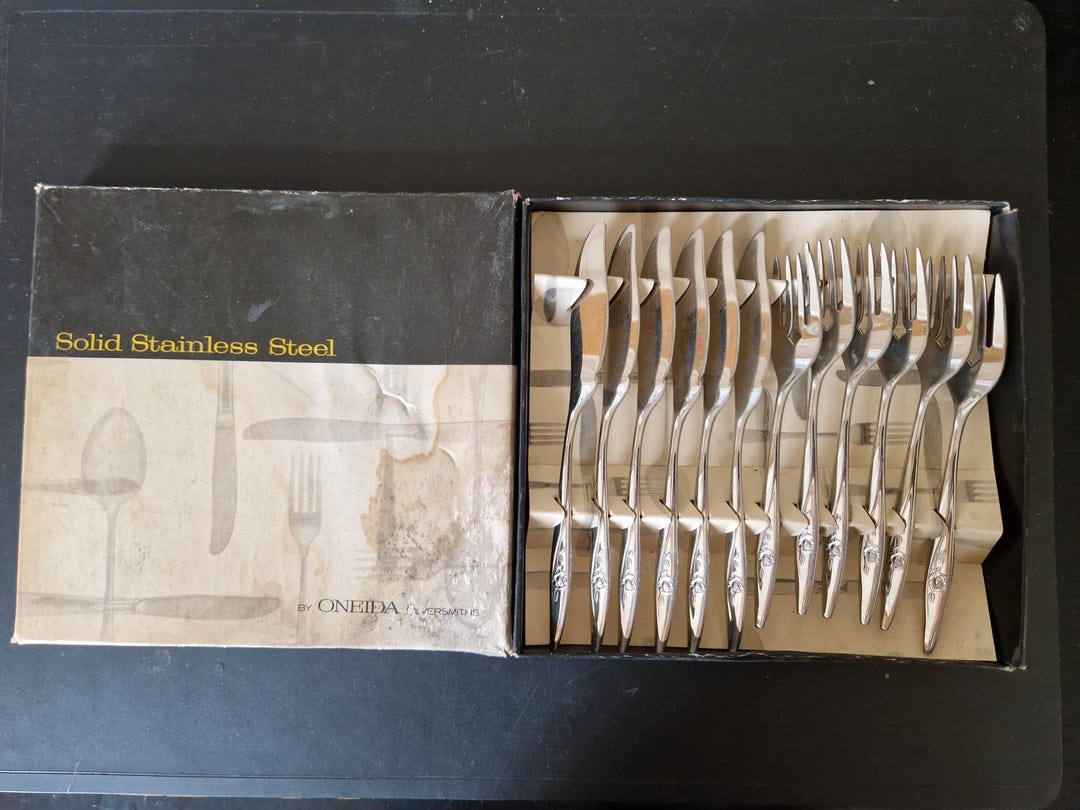 Vintage Boxed Set of Oneida Lasting Rose Pattern Fish Cutlery - 12 ...
