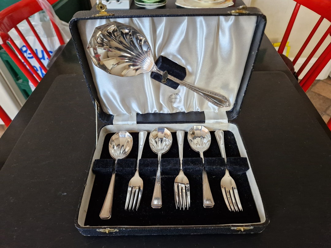 Vintage Boxed Set of Scalloped Fruit/ Dessert Spoons and Forks X 6 ...