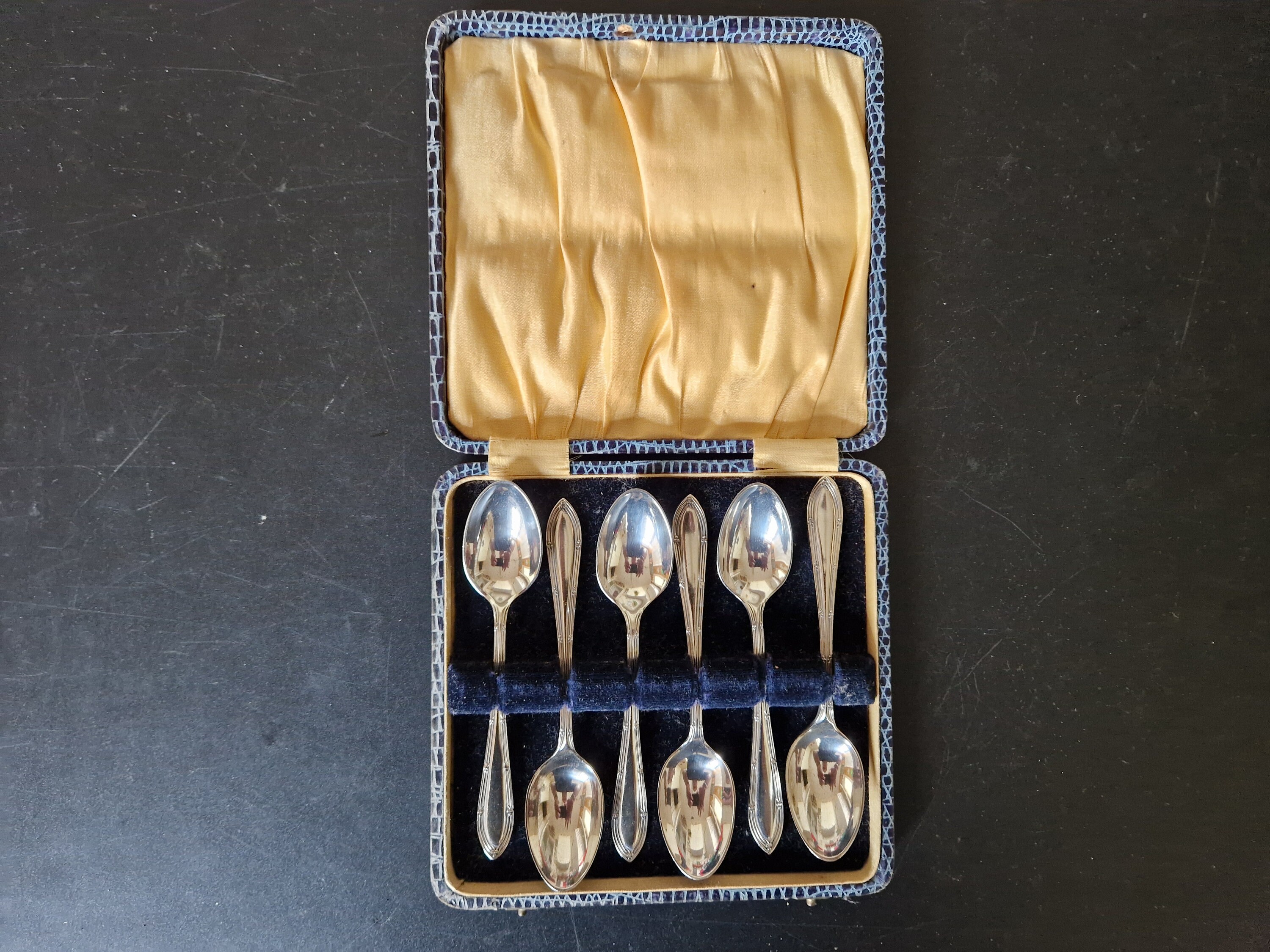 Vintage Boxed Set of Ribbon & Bow Pattern Tea Spoons X 6 - Etsy