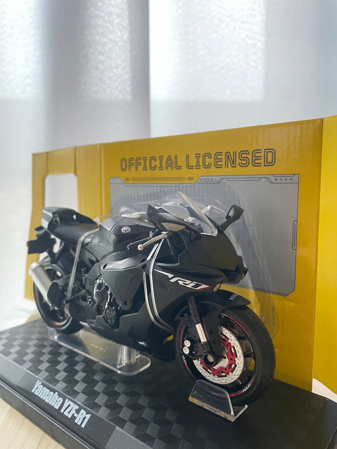 Motorcycle Model Yamaha YZF-R1, Model Collection, Detail Motorcycle Toy ...