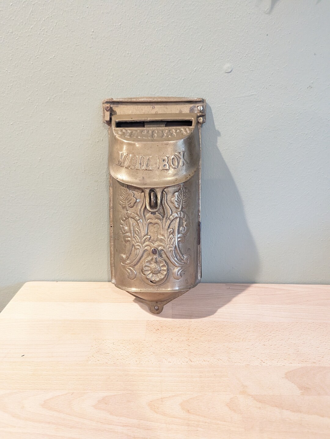 Vintage Cast Iron Standard Nail Box Peep Hooks Brass Gold Ornate Flower ...