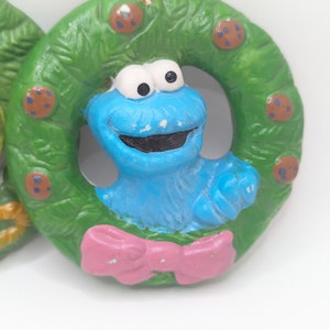 Vintage 1988 Sesame Street Grover Burt Cookie Monster Holiday Wreath ...