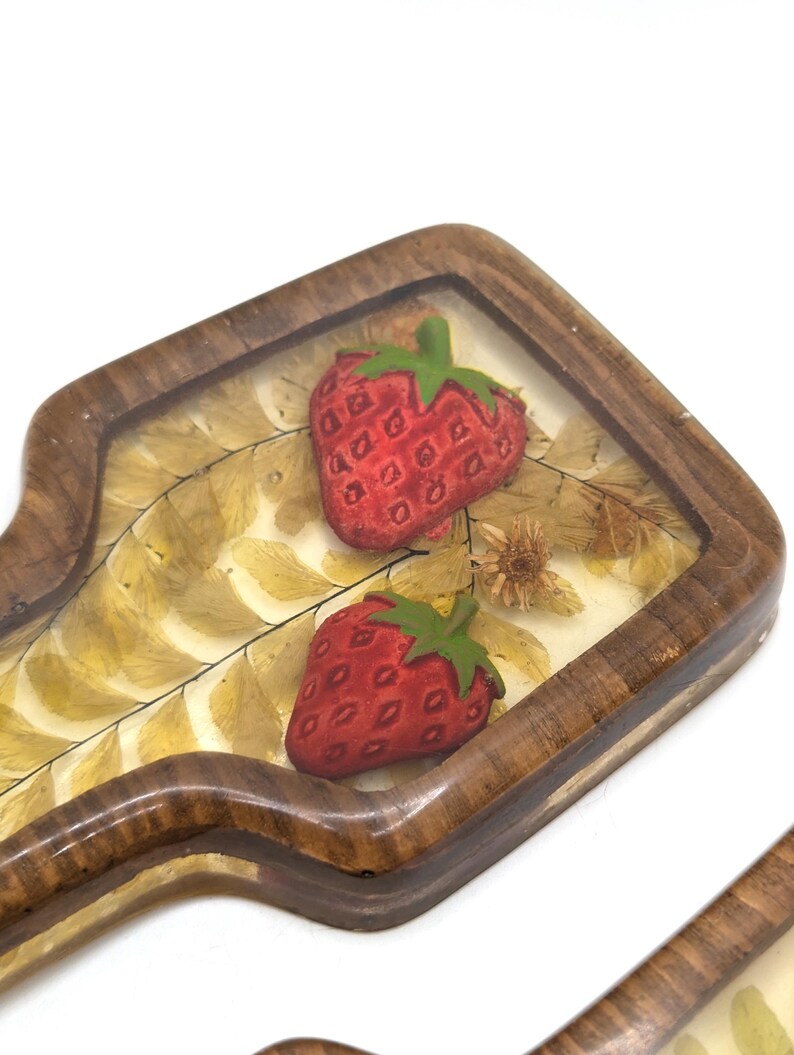 2 Matching Vintage 1970s Resin Strawberry Spoon Rest Leaf Woodland ...