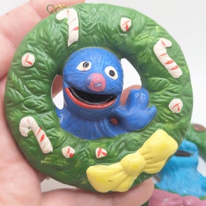 Vintage 1988 Sesame Street Grover Burt Cookie Monster Holiday Wreath ...