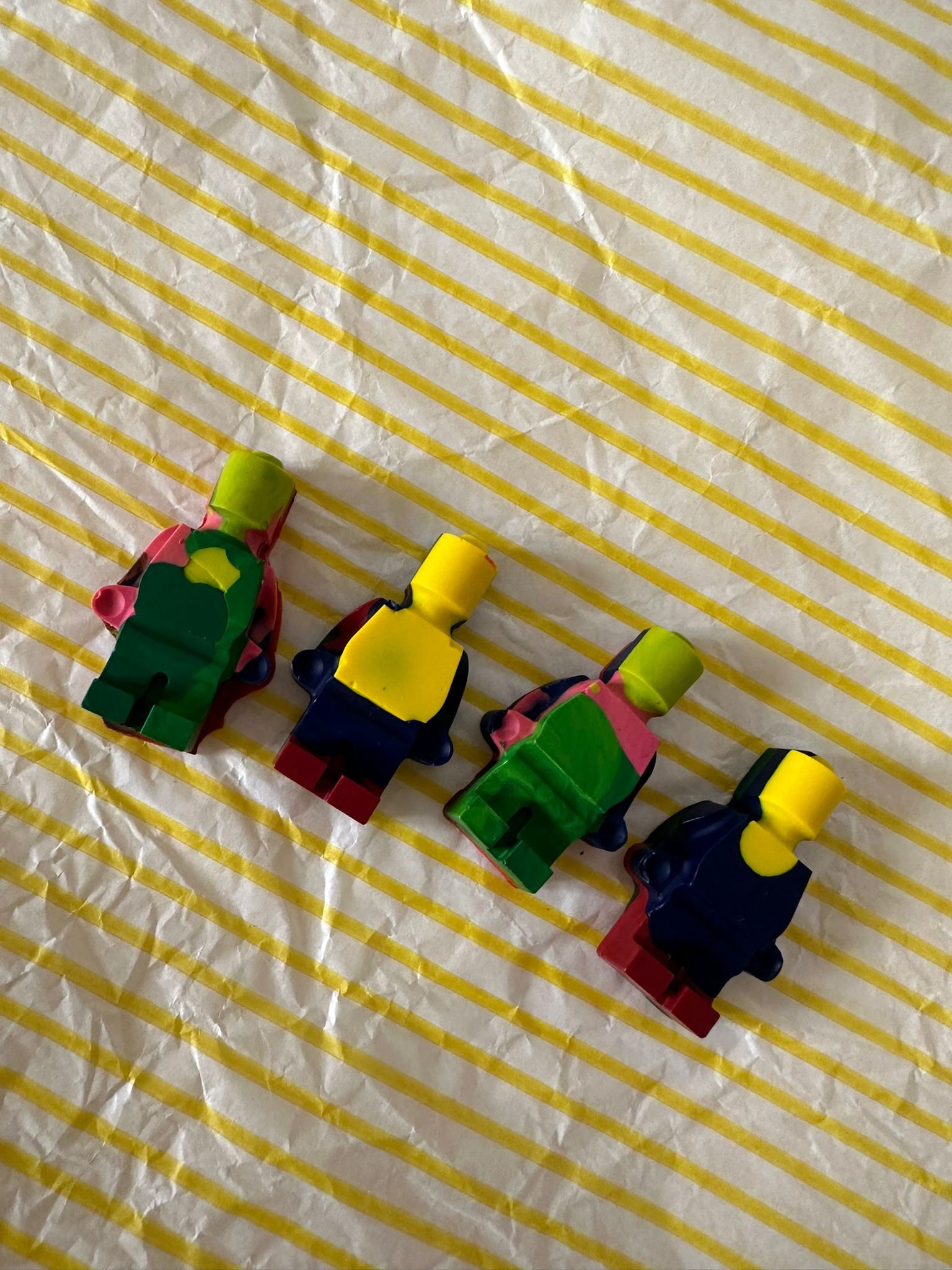Lego Crayons X4 Minifigures Pack - Etsy