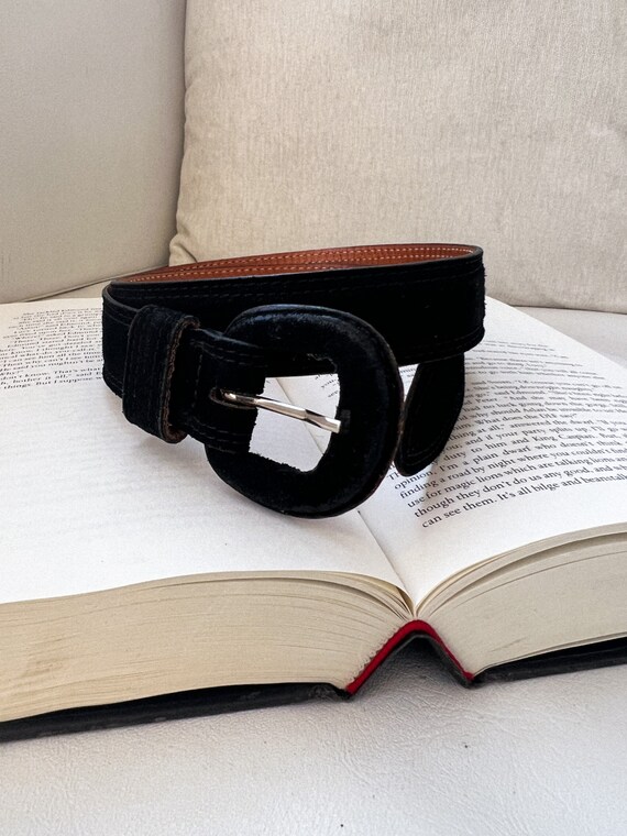 vintage dark academia leather - Gem