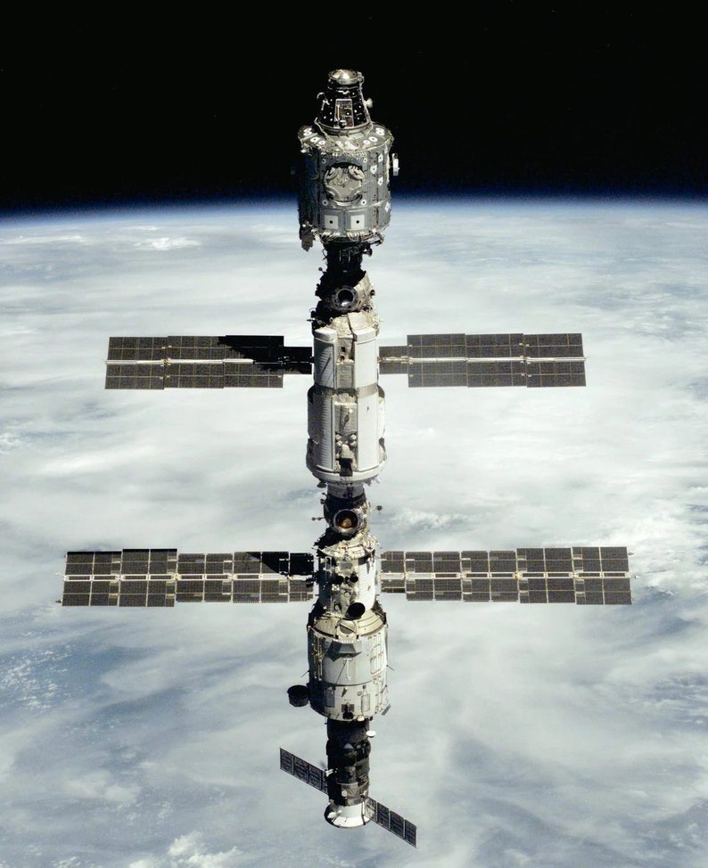 ZARYA SPACE STATION Iss Module Fgb Glossy Poster Picture Photo Print ...