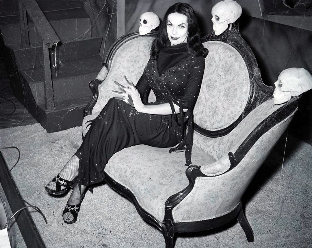 Tvs First Horror Host Malia Nurmi As Vampira Classic Retro Halloween Sexy 1950s Picture Poster