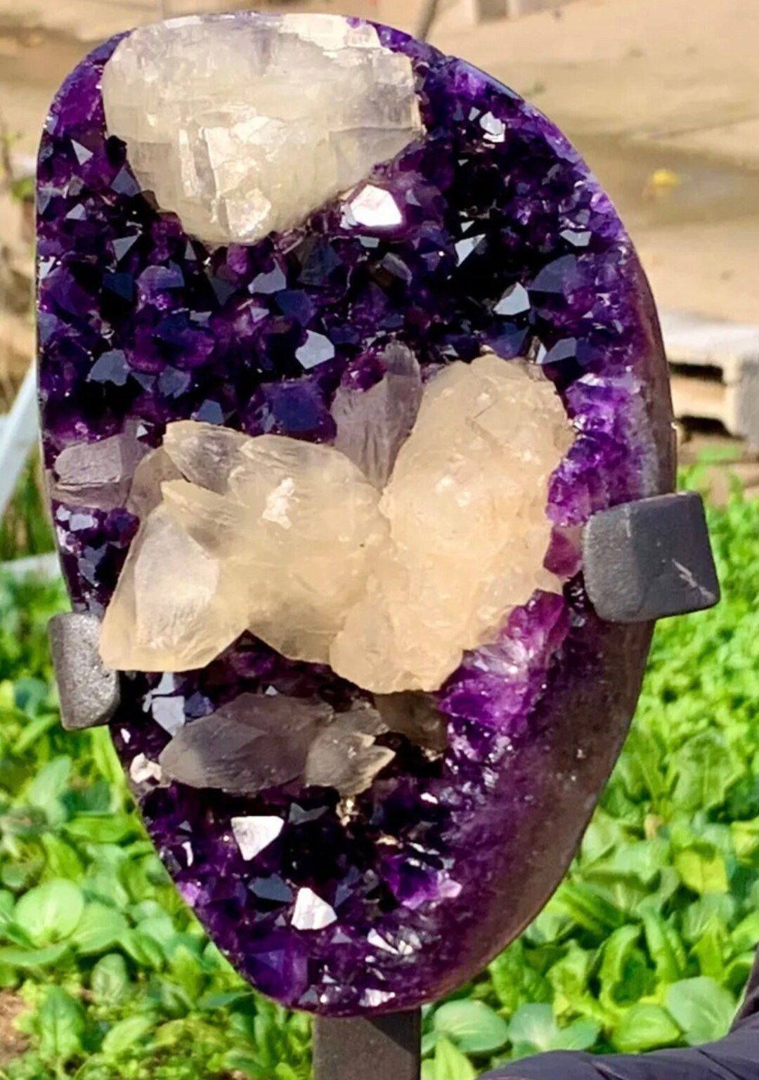 Stunning Amethyst Geode With Calcite Formations. Gem Grade Geode Quartz ...